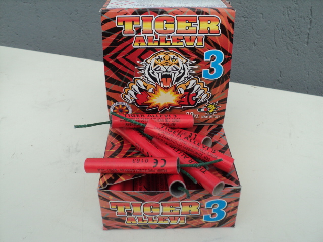 Nuovi Petardi tiger 3
